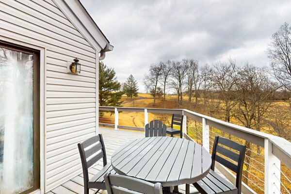Fun-filled Lake Cabin With Wifi, Hot Tub, Fire Pit, Ping Pong, Amazing Outdoors - Norris Lake, TN