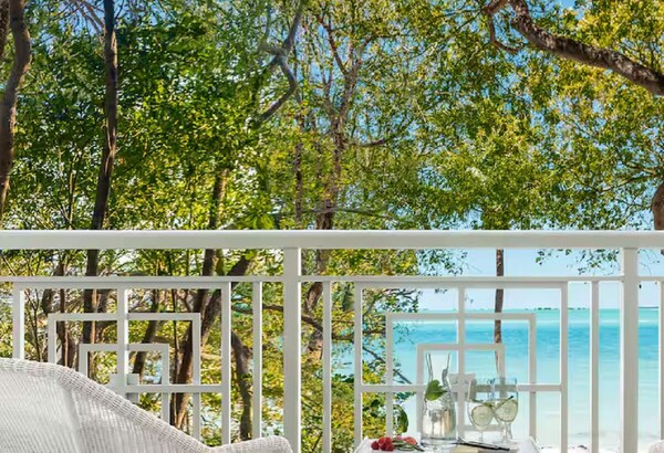 Spacious Room W/ Private Beach Access & Tranquil Garden Surroundings - Key Largo, FL