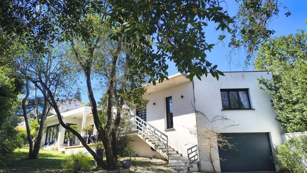 Villa Centre Ville Piscine Intérieure Chauffée - Nîmes