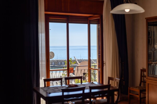 Casa Carolina - Master Bedroom - Province of Salerno