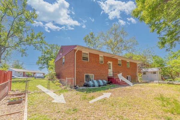 Quiet 2br Basement Suite W/office, Private Entrance - Near Dc & Shops - Fairfax, VA