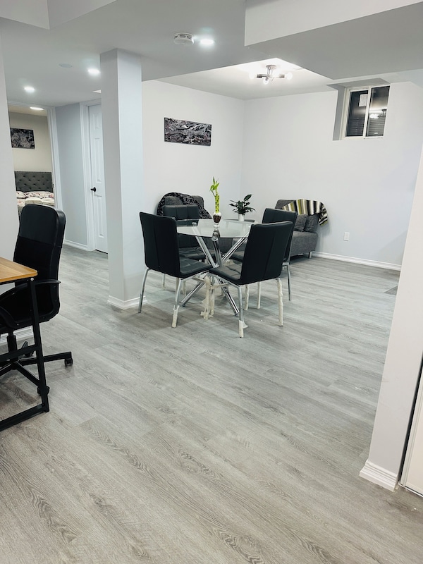 Bright 2 Bedroom Basement Home In Prime Location With Laundry Room & Parking️ - Oakville