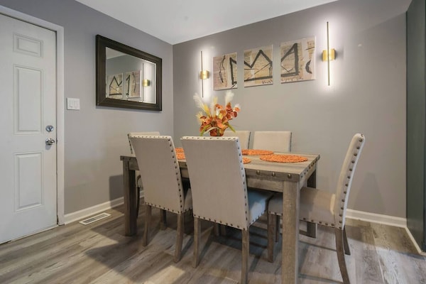 "Escape To Ellis Hideaway: Cozy 2-bedroom Retreat With 1.5 Baths - Fayetteville, NC
