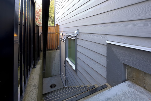 New 1 Bed/1 Bath King Suite 3 Min From Beach - White Rock