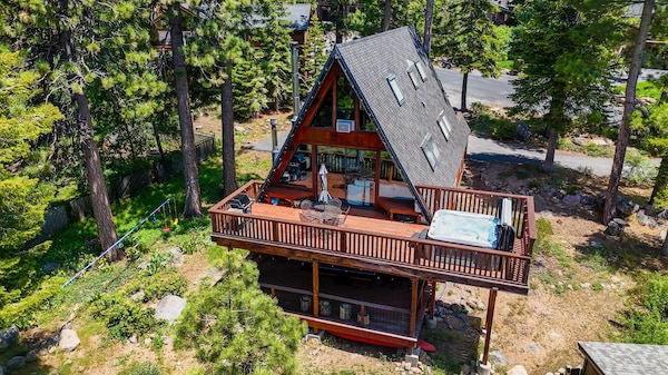 Hot Tub, Views Of Lake Tahoe, Bbq, A-frame, Games - Lake Tahoe