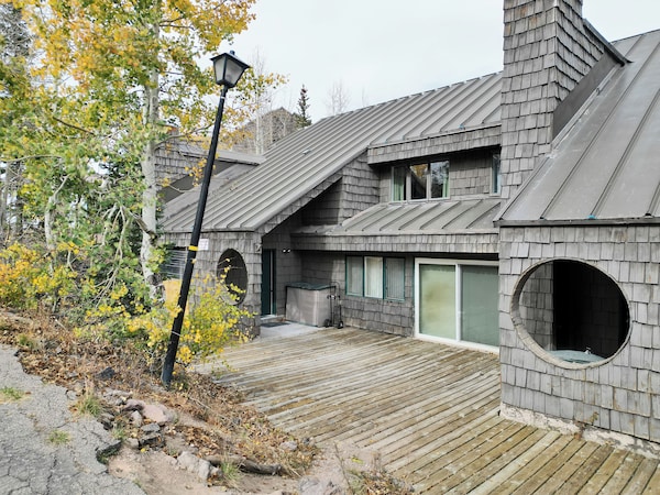 3 Bed Bungalow - Spacious Organic Modern Home - 브라이언 헤드