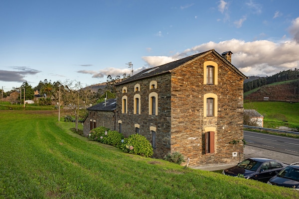 Apartamento 'áTico Casa Venancio' Con Vistas A La Montaña, Terraza Compartida Y Jardín Privado - Taramundi