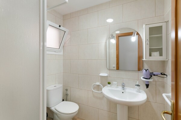 Apartamento De Vacaciones '1b Ren Coqueto Apartamento' Con Wi-fi - Gran Canaria