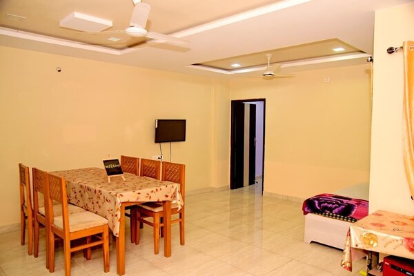 Spacious 3-bedroom Apartment With Ac, Wifi In Wonderful Ujjain - Ujjain