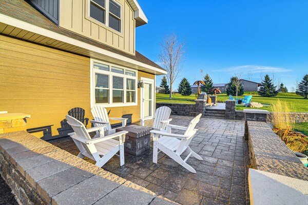 Lakefront Gem: Grills & Fire Pit In Dent - Maplewood State Park, Pelican Rapids
