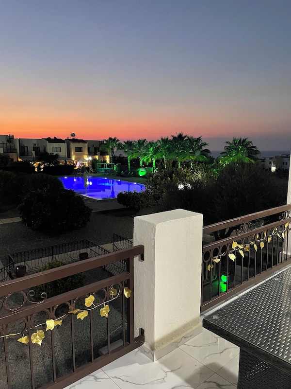 Penthouse With Rooftop, 2 Balcony Ocean & Mountain View Pool Beachfront Bbq Wifi - Northern Cyprus