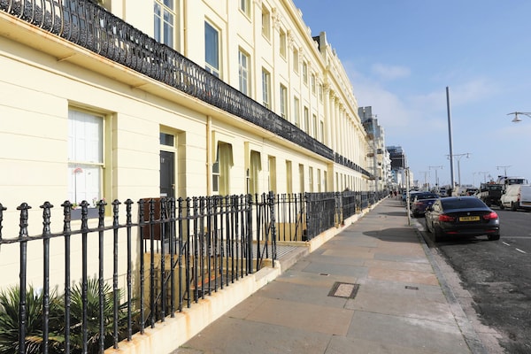 Seaview Suite | By My Getaways - Brighton Marina