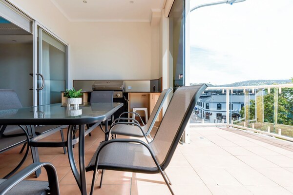 Modern 3-bed House In Launceston Cbd W/ Parking - Riverside