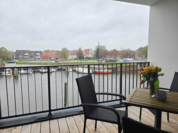 Herzlich Willkommen In Der Modernen Ferienwohnung Norderhafen Mit Herrlichem Bli - Norddeich
