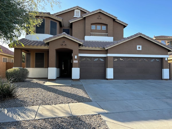 Heated Pool Right Next To Stadium! All Your Needs Covered With This One - Peoria, AZ