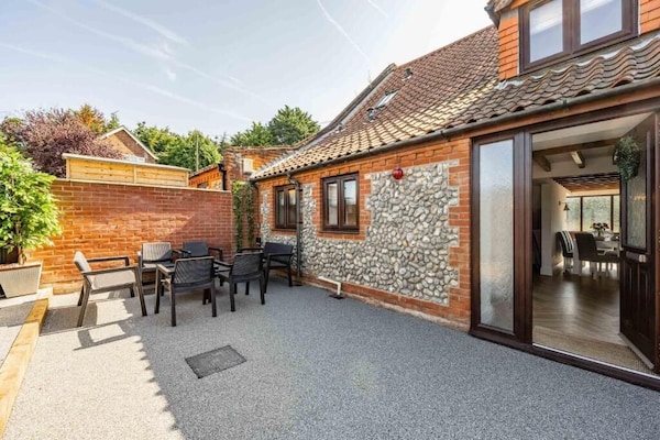 Host & Stay | Fender Cottage - West Runton