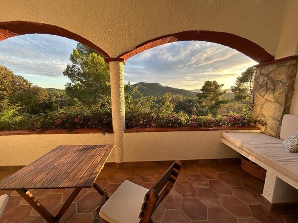 Cosy House With Beautiful Views To The Forest. Pool, Pet-friendly! - Regencós