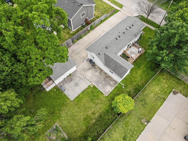 Charming Home Near Isf And Dt Dsm! - Carlisle, IA