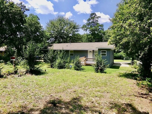 Boho Retreat That Sleeps 10, 3bd 2bath Centrally Located To Ft. Moore And Csu - Columbus, GA