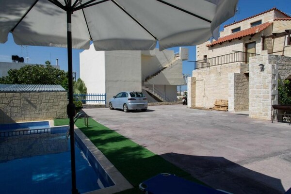 Stone And Wood Villa - Hersonissos
