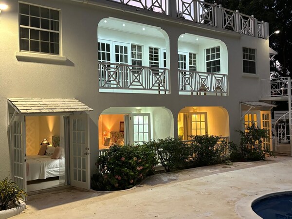 Spacious Barbados Villa 400m From Mullins Beach/sleeps 16/ideal For Families - Barbados