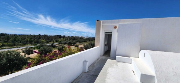 Etage De Villa Indépendant, à Coté De La Mer ! Idéal Pour Les Familles - Tunisie