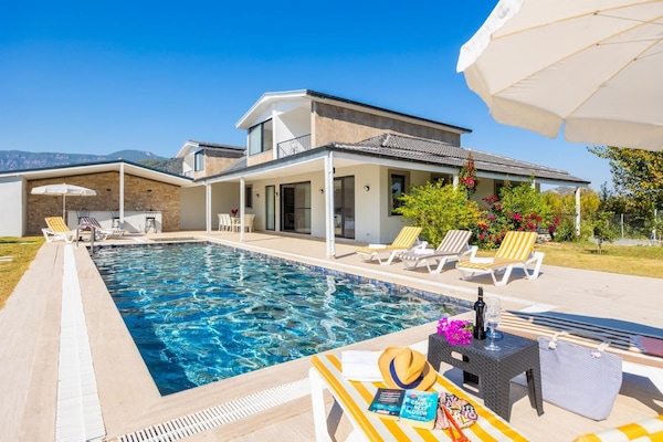 Villa Funda - Five Bedroom Villa, Sleeps 10 - Dalyan