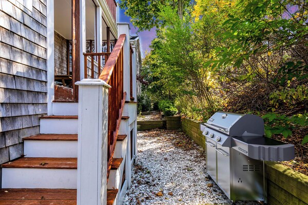 Central Ptown Gem / 2br, Ac, Patio / 2-car Parking - Provincetown, MA
