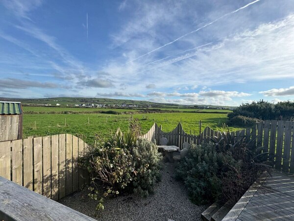 Hidden Hut Shepards Hut Sleeps 2 - Tintagel