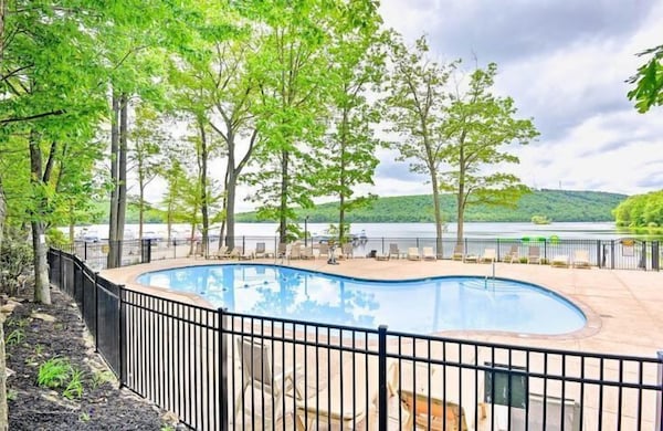 Boulder Terrace Lake Harmony Amenity Passes Free! - Lake Harmony, PA