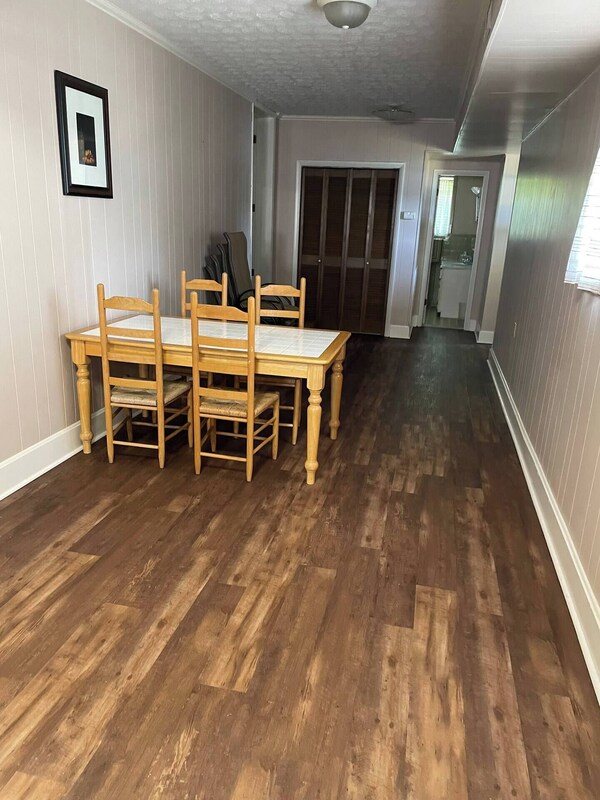 Cozy 2-bedroom Apartment In Welcoming Abbeville With Ac, Wifi - Walter F. George Lake, AL