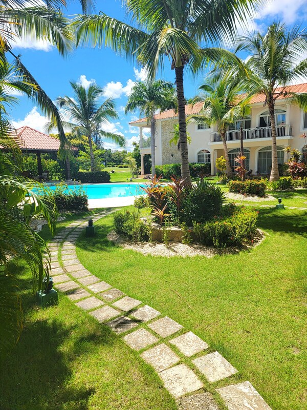 Large 3-bedroom Villa In Cocotal Golf & Country Club Punta Cana, 5 Min To Beach - Punta Cana