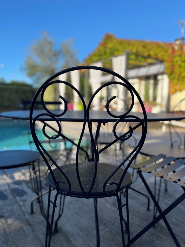 Charming House Near Bordeaux - Quiet - Sleeps 8 - Swimming Pool - Summer Kitchen - Floirac