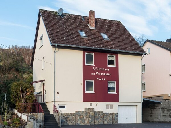 Ferienwohnung "Rebenblick" - Gästehaus Am Weinberg (Weingut Lingen) - Bad Neuenahr-Ahrweiler