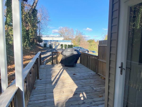 Charming Yardley Boro Home! Just Steps To Restaurants, Minutes To Major Transit - Bensalem, PA
