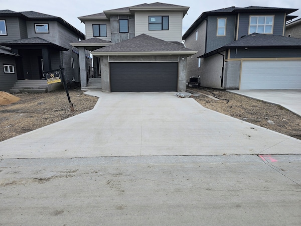 Newly Built Modern Room In The Serene Environment Of Bison Run. - Manitoba