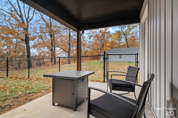 The Cottage Down Under: Bike In/out - Southern Bv - Bentonville, AR