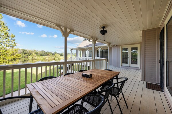 Woodlands Area Lakeview Retreat - The Woodlands, TX