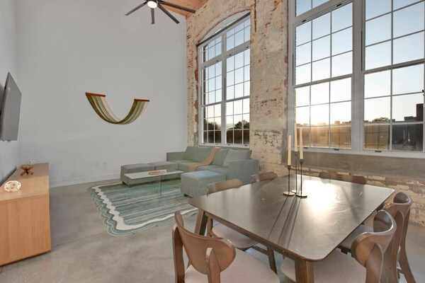 Elegant 2bd Escape | Prime Location Near Dt Gvl - Piedmont, SC