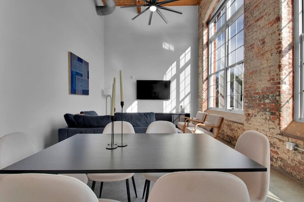 Brilliant 2bd | Pool | Gym | Perfectly Central! - Greenville, SC