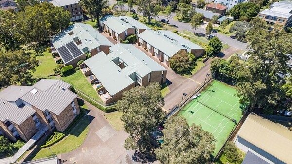 Bay Parklands 6, 2 Gowrie Ave - Pool, Wi-fi Family Holiday - Shoal Bay