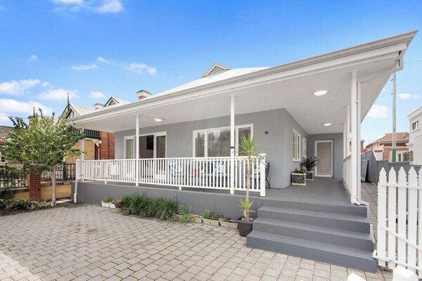 Hyde & Seek  Parkside Family Stay - Perth