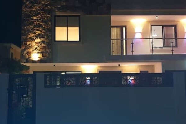 West Coast Dream (4 Bedrooms/ensuite)\n\n - 모리셔스
