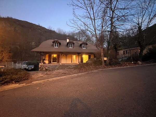 Spacious, Comfortable And Cosy House, Lifts 10mm Away On Foot. - Ax-les-Thermes