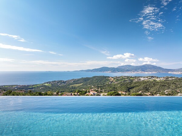 Villa Arielle- 5 Bedrooms, Swimming Pool, Panoramic Sea View, Sports And Massage Room - Coti-Chiavari