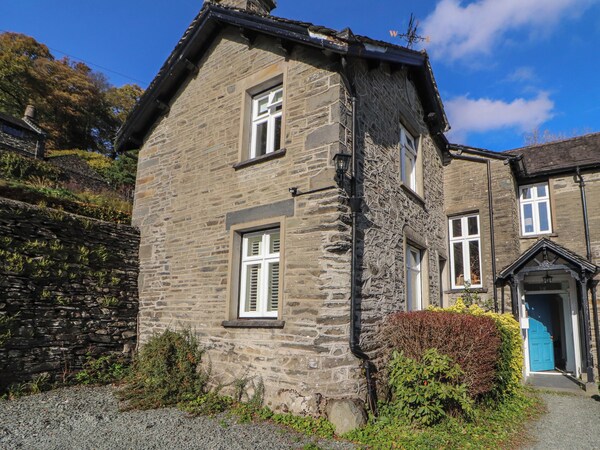 2 Birkhead, Family Friendly, With Open Fire In Windermere - Ambleside