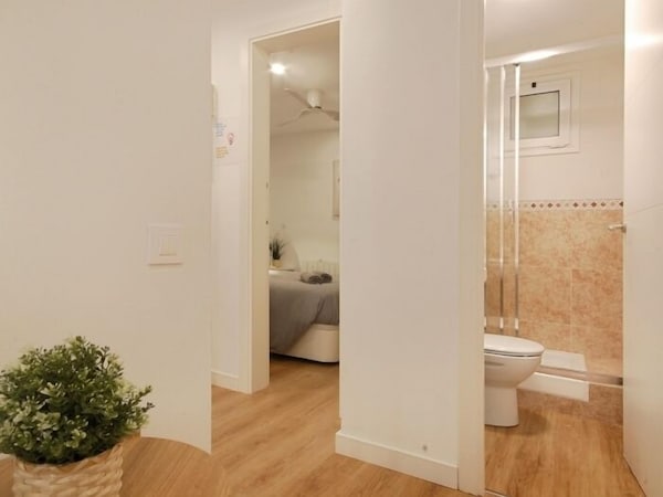 Charming Apartment Near Barcelona - L'Hospitalet de Llobregat