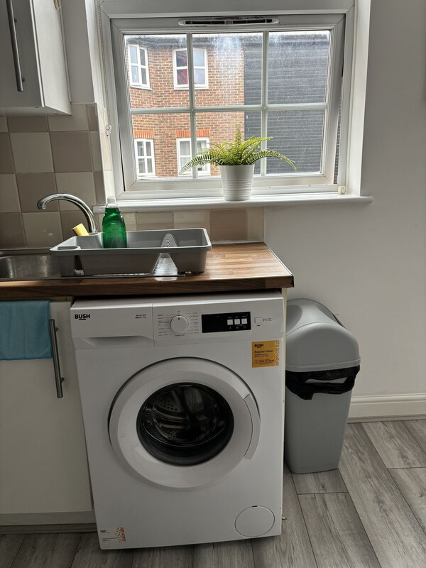 Newly Refurbished 1 Bed Flat 7 Mins From Luton Airport - Dunstable