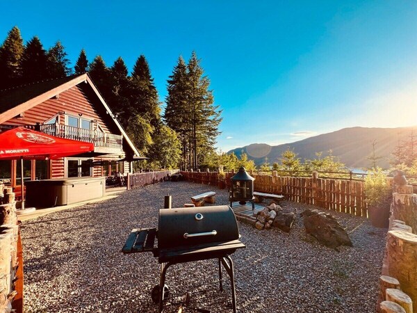 Group Lodge With Hot Tub And Fire Pit - Loch Ness