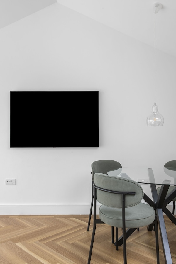 Modern 2 Bed Duplex City Apartment Free Parking - Chelmsford